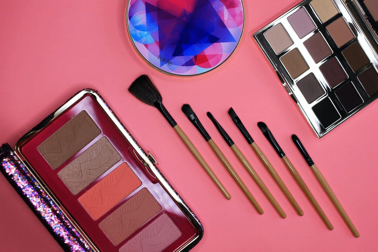 9 Excellent Influencer Gifting Examples to Inspire Your Brand